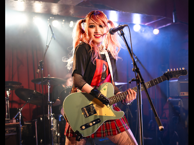 ARTIST VOICE – Caramel’s Guitar Kitchen